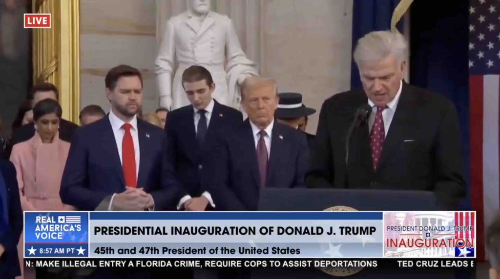 WATCH: Franklin Graham Delivers Stirring Opening Prayer At Presidential ...